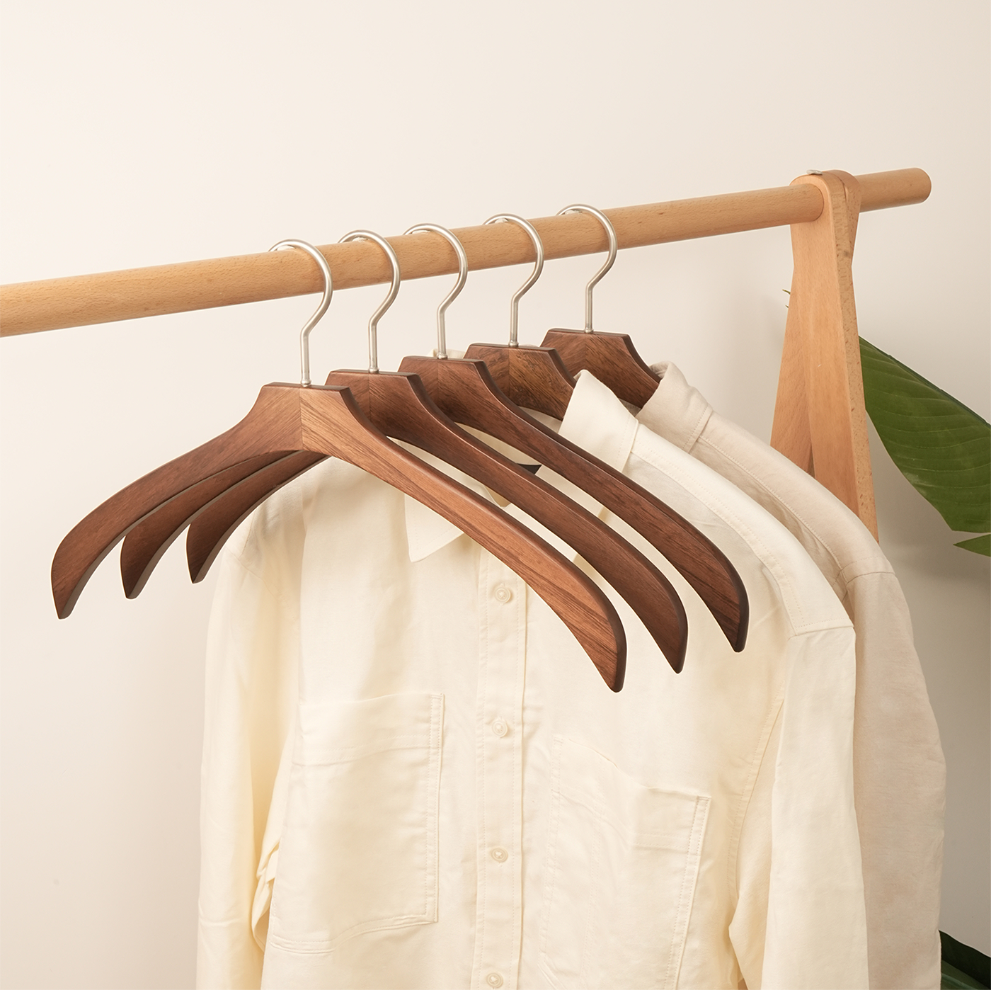 AI CASSANDRA Elegant Natural Wood NonSlip Hanger Drying Rack NAS | maija